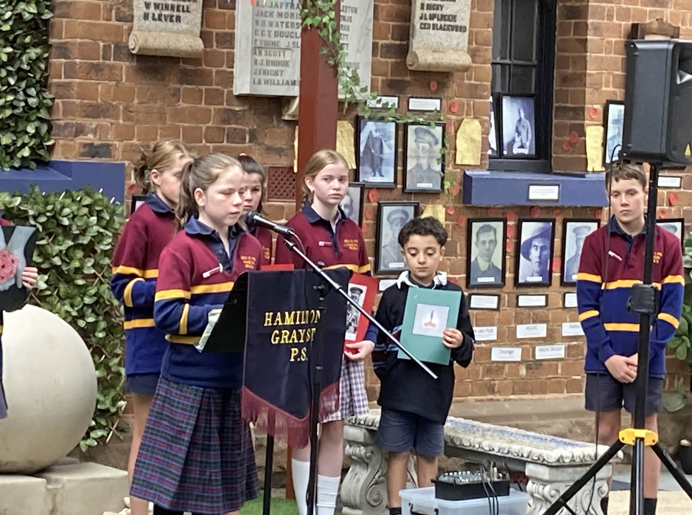 Hamilton [Gray St] Primary School - 100 Lone Pines